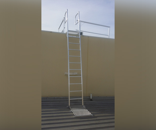 Fixed Access Ladder | Fixed Roof Access Ladder | Roof Access Ladder ...