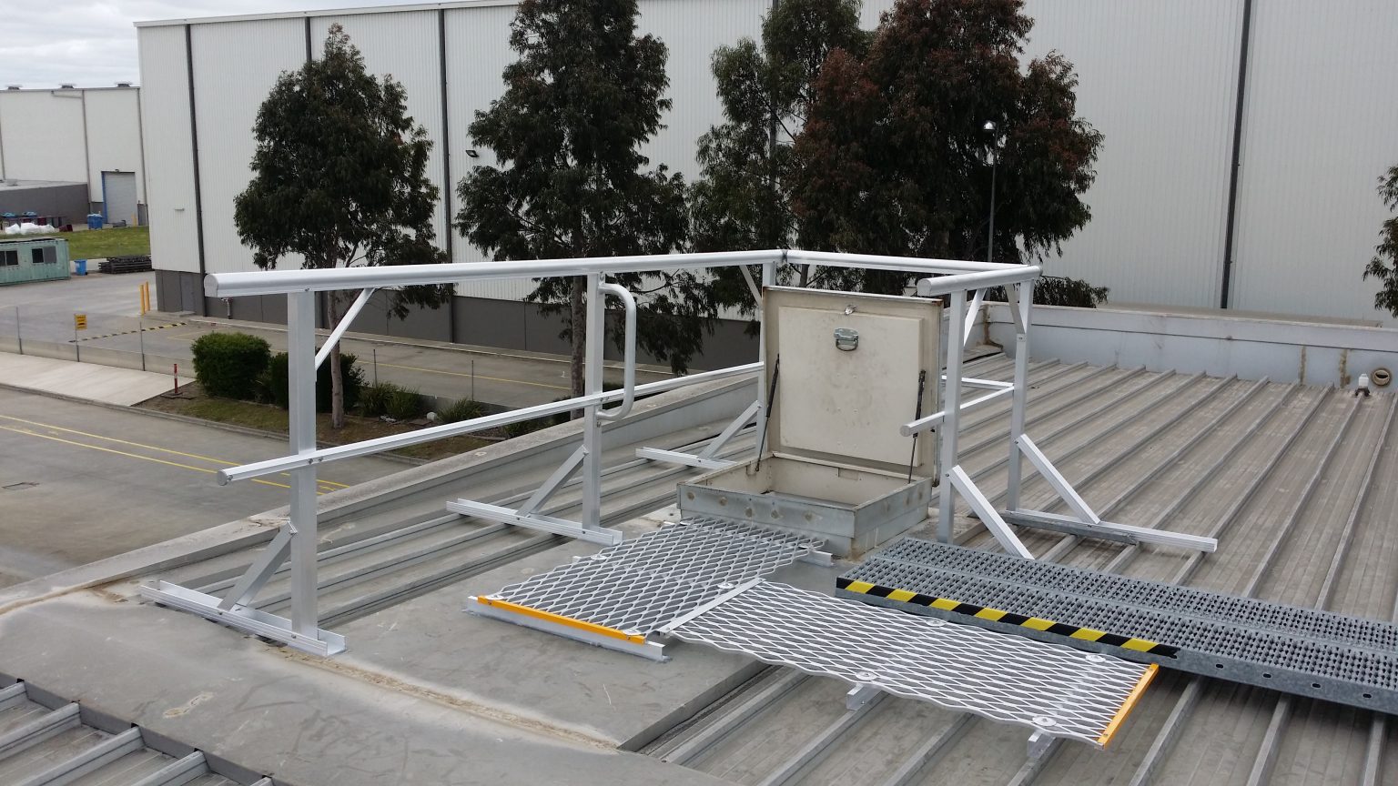 Fall Protection Systems - Fall Prevention Solutions, Fall Restraint ...